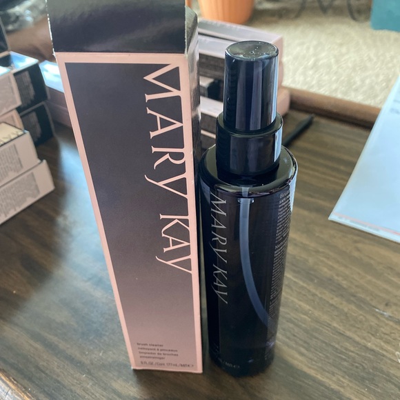 Mary Kay | Makeup | New Mary Kay Brush Cleaner | Poshmark